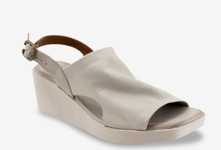 Bueno Flynn Wedge Sandal Tusk – Wesley's Shoes